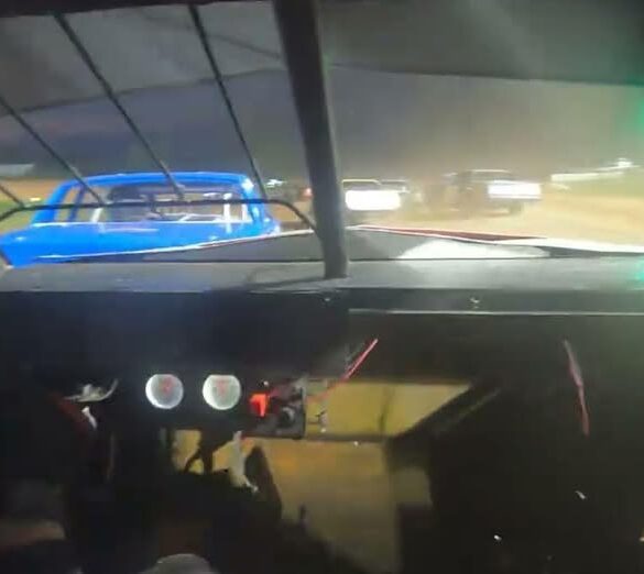 Show-Me Dirt Promoting Dirt Track Racing